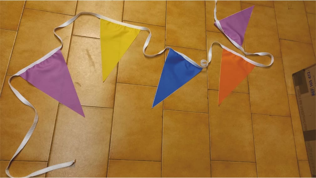 FILARI DI BANDIERINE USO ESTERNO | FESTONI DI BANDIERINE PERSONALIZZATI